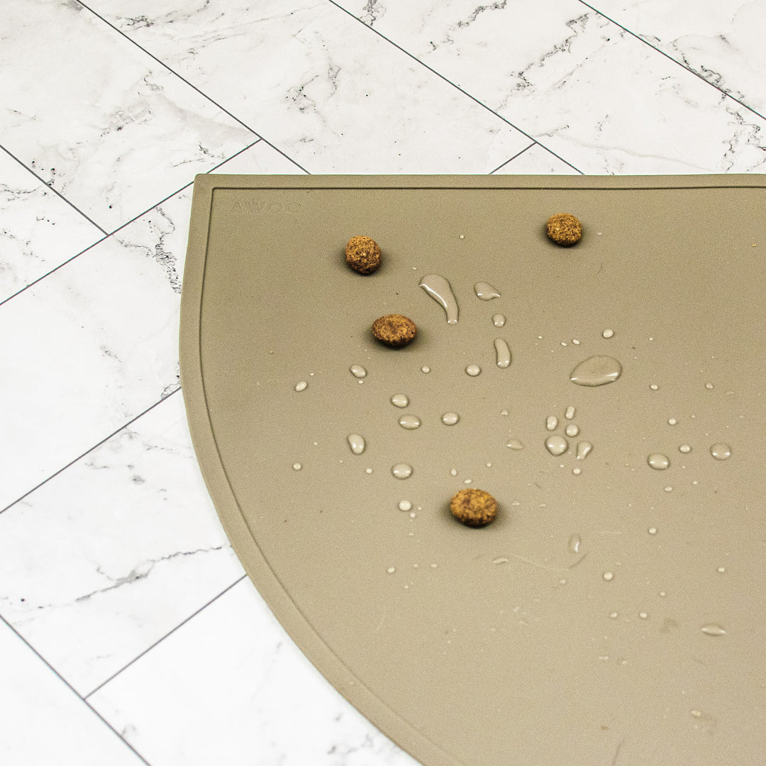 Splash Mats; Silicone Protective Floor Mat for Dog Feeding Time – Awoo